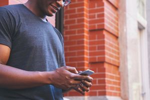 A Complete Guide to Texting in English